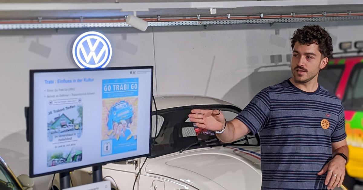 FHNW Students Explore Collection Objects | Enter Technikwelt Solothurn